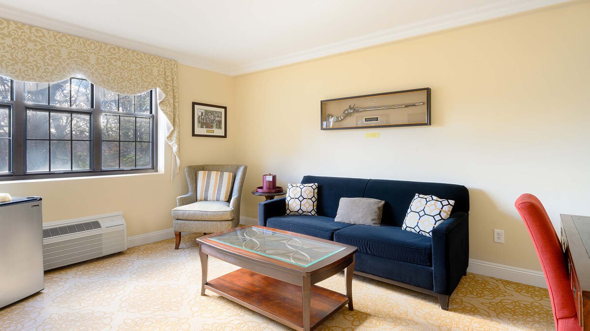 Executive Junior Suite | The Thayer Hotel