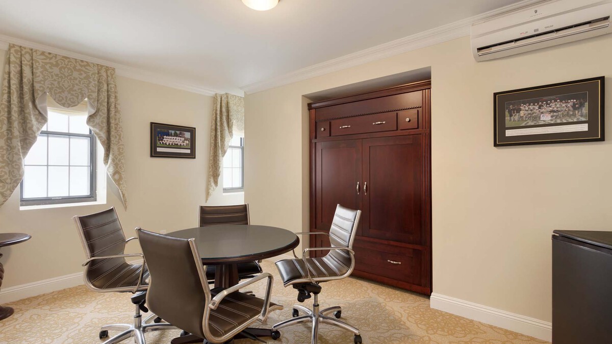 Executive Super Suite | The Thayer Hotel
